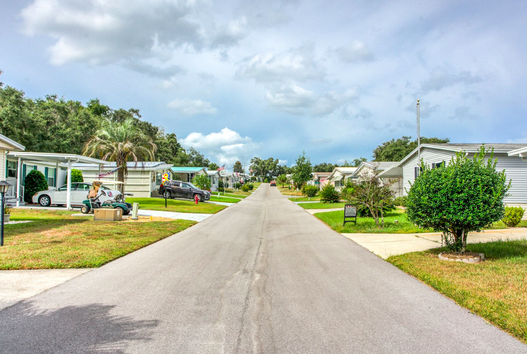 The Benefits of Mobile Home Community Living - Four Star Homes